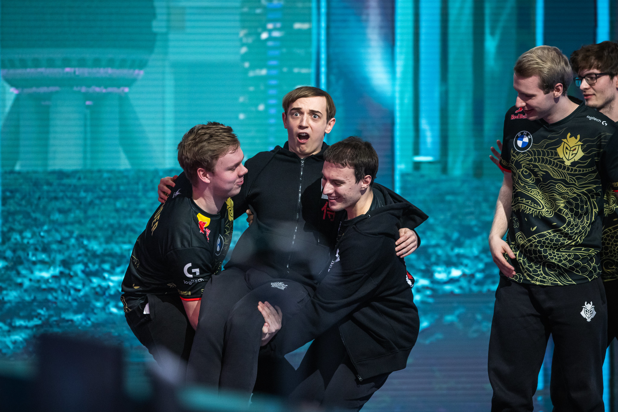 CKTG 2020: Hủy diệt G2, DWG đưa "cà khịa" lên tầng cao mới