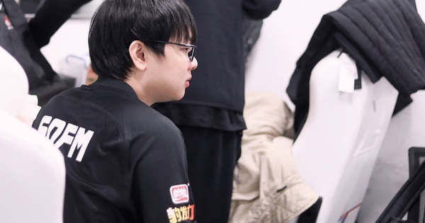 SofM "3 phần bất lực 7 phần nuông chiều" các đồng đội ở WBG